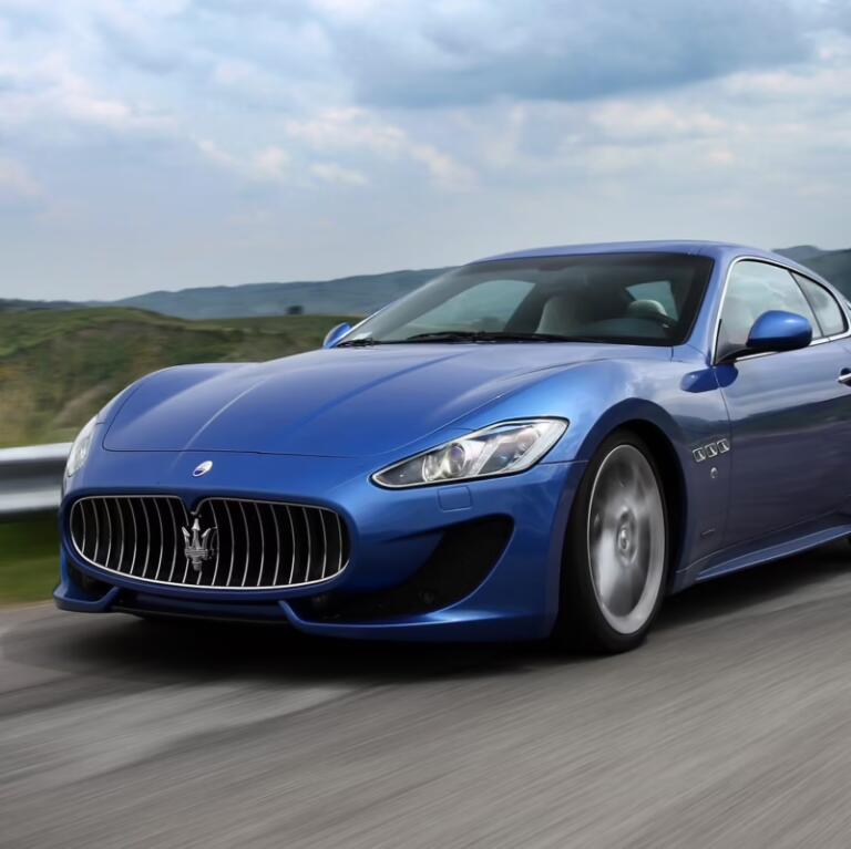 Ferrari vs. Maserati: Duelo de Titanes Italianos | Máxima Velocidad